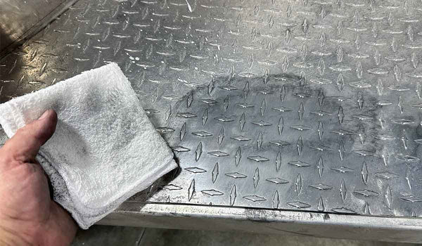 How to Clean Diamond Plate & Polish Aluminum | Pro Guide - Tread-Ware